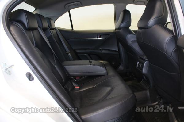 Balts Toyota Camry 2021 Tallina, ar dzinēja tilpumu 2.50 L un nobraukumu 188 tūkst. km par 18490 €, foto 7 vietnē AUTOMOTO.COM.LV