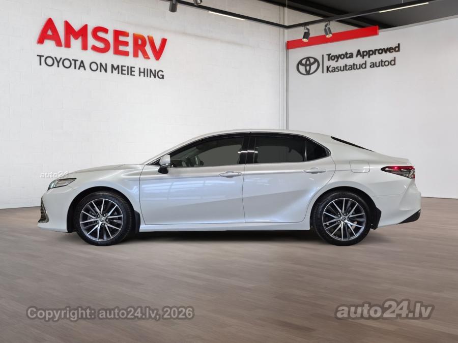 Balts Toyota Camry 2021 Tallina, ar dzinēja tilpumu 2.50 L un nobraukumu 70 tūkst. km par 29990 €, foto 4 vietnē AUTOMOTO.COM.LV