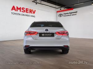 Balts Toyota Camry 2021 Tallina, ar dzinēja tilpumu 2.50 L un nobraukumu 70 tūkst. km par 29990 €, foto 5 vietnē AUTOMOTO.COM.LV
