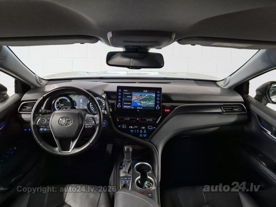 Balts Toyota Camry 2021 Tallina, ar dzinēja tilpumu 2.50 L un nobraukumu 70 tūkst. km par 29990 €, foto 9 vietnē AUTOMOTO.COM.LV