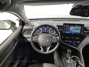 Balts Toyota Camry 2021 Tallina, ar dzinēja tilpumu 2.50 L un nobraukumu 70 tūkst. km par 29990 €, foto 10 vietnē AUTOMOTO.COM.LV