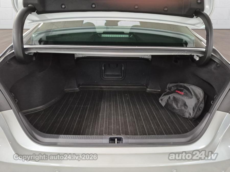 Balts Toyota Camry 2021 Tallina, ar dzinēja tilpumu 2.50 L un nobraukumu 70 tūkst. km par 29990 €, foto 11 vietnē AUTOMOTO.COM.LV
