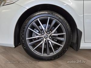 Balts Toyota Camry 2021 Tallina, ar dzinēja tilpumu 2.50 L un nobraukumu 70 tūkst. km par 29990 €, foto 16 vietnē AUTOMOTO.COM.LV