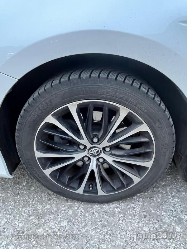 Balts Toyota Camry 2021 Tallina, ar dzinēja tilpumu 2.50 L un nobraukumu 158 tūkst. km par 23900 €, foto 3 vietnē AUTOMOTO.COM.LV