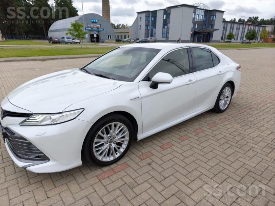 Balts Toyota Camry 2021 Rīga, ar dzinēja tilpumu 2.50 L un nobraukumu 124 tūkst. km par 24500 €, foto 3 vietnē AUTOMOTO.COM.LV