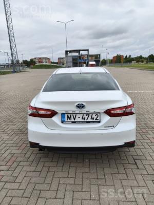 Balts Toyota Camry 2021 Rīga, ar dzinēja tilpumu 2.50 L un nobraukumu 124 tūkst. km par 24500 €, foto 13 vietnē AUTOMOTO.COM.LV