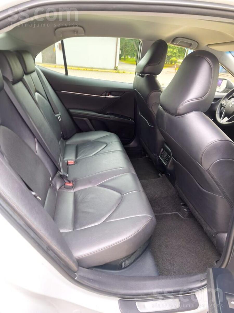 Balts Toyota Camry 2021 Rīga, ar dzinēja tilpumu 2.50 L un nobraukumu 124 tūkst. km par 24500 €, foto 16 vietnē AUTOMOTO.COM.LV