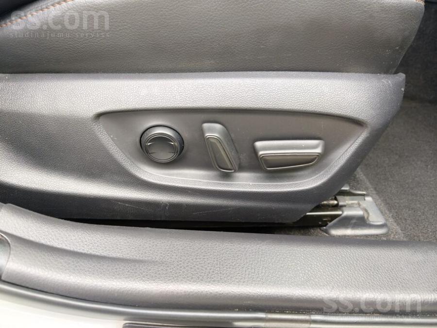 Balts Toyota Camry 2021 Rīga, ar dzinēja tilpumu 2.50 L un nobraukumu 124 tūkst. km par 24500 €, foto 17 vietnē AUTOMOTO.COM.LV