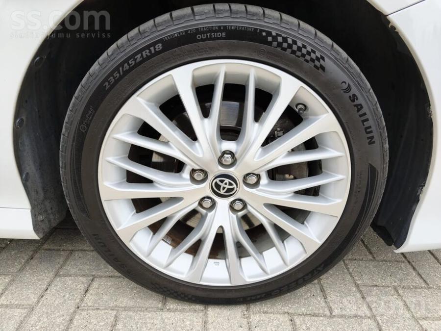 Balts Toyota Camry 2021 Rīga, ar dzinēja tilpumu 2.50 L un nobraukumu 124 tūkst. km par 24500 €, foto 19 vietnē AUTOMOTO.COM.LV