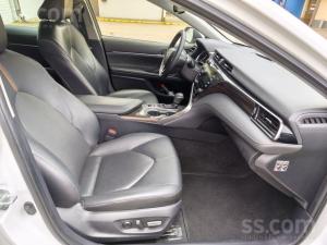 Balts Toyota Camry 2021 Rīga, ar dzinēja tilpumu 2.50 L un nobraukumu 124 tūkst. km par 24500 €, foto 20 vietnē AUTOMOTO.COM.LV