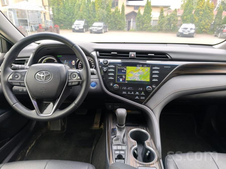 Balts Toyota Camry 2021 Rīga, ar dzinēja tilpumu 2.50 L un nobraukumu 124 tūkst. km par 24500 €, foto 21 vietnē AUTOMOTO.COM.LV