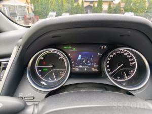 Balts Toyota Camry 2021 Rīga, ar dzinēja tilpumu 2.50 L un nobraukumu 124 tūkst. km par 24500 €, foto 24 vietnē AUTOMOTO.COM.LV