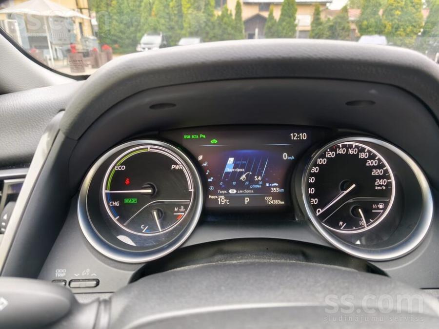 Balts Toyota Camry 2021 Rīga, ar dzinēja tilpumu 2.50 L un nobraukumu 124 tūkst. km par 24500 €, foto 24 vietnē AUTOMOTO.COM.LV