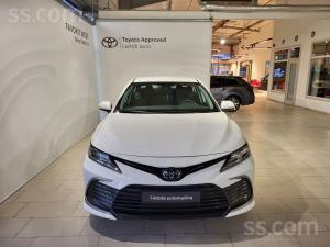 Balts Toyota Camry 2022 Ventspils, ar dzinēja tilpumu 2.50 L un nobraukumu 19 tūkst. km par 20100 €, foto 21 vietnē AUTOMOTO.COM.LV