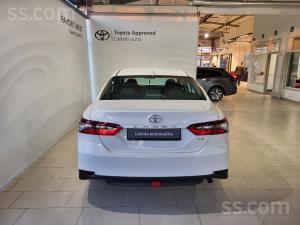 Balts Toyota Camry 2022 Ventspils, ar dzinēja tilpumu 2.50 L un nobraukumu 19 tūkst. km par 20100 €, foto 22 vietnē AUTOMOTO.COM.LV