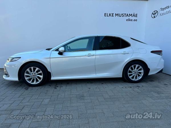 Balts Toyota Camry 2022 Tallina, ar dzinēja tilpumu 2.49 L un nobraukumu 97 tūkst. km par 23995 €, foto 3 vietnē AUTOMOTO.COM.LV