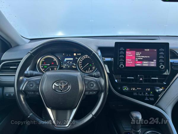 Balts Toyota Camry 2022 Tallina, ar dzinēja tilpumu 2.49 L un nobraukumu 97 tūkst. km par 23995 €, foto 9 vietnē AUTOMOTO.COM.LV