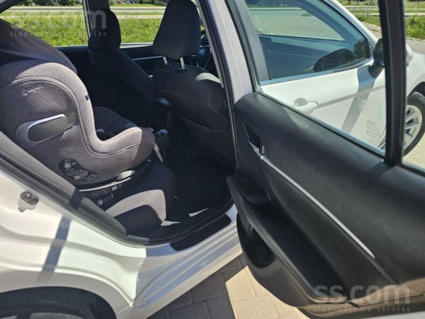 Balts Toyota Camry 2022 Saldus, ar dzinēja tilpumu 2.50 L un nobraukumu 19 tūkst. km par 19000 €, foto 7 vietnē AUTOMOTO.COM.LV