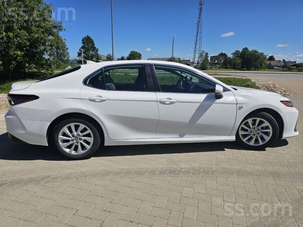 Balts Toyota Camry 2022 Saldus, ar dzinēja tilpumu 2.50 L un nobraukumu 19 tūkst. km par 19000 €, foto 10 vietnē AUTOMOTO.COM.LV