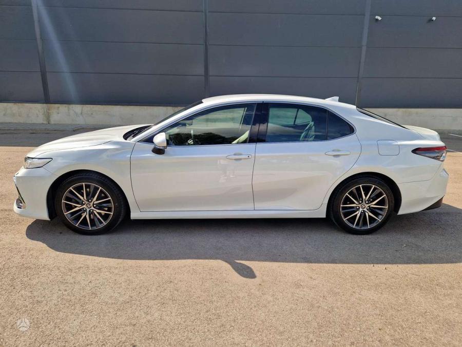 Balts Toyota Camry 2022 Telšiai, ar dzinēja tilpumu 2.49 L un nobraukumu 233 tūkst. km par 18900 €, foto 6 vietnē AUTOMOTO.COM.LV