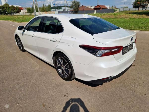Balts Toyota Camry 2022 Telšiai, ar dzinēja tilpumu 2.49 L un nobraukumu 233 tūkst. km par 18900 €, foto 7 vietnē AUTOMOTO.COM.LV