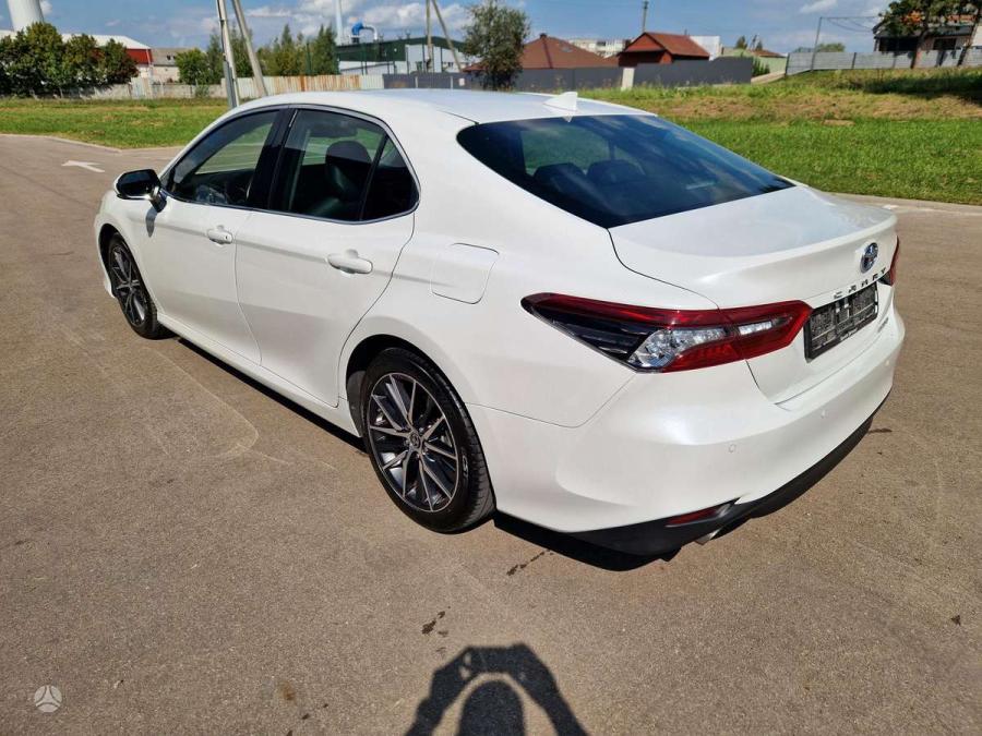Balts Toyota Camry 2022 Telšiai, ar dzinēja tilpumu 2.49 L un nobraukumu 233 tūkst. km par 18900 €, foto 7 vietnē AUTOMOTO.COM.LV