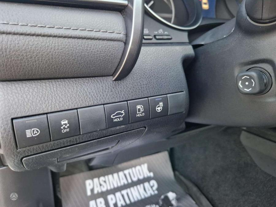 Balts Toyota Camry 2022 Telšiai, ar dzinēja tilpumu 2.49 L un nobraukumu 233 tūkst. km par 18900 €, foto 17 vietnē AUTOMOTO.COM.LV