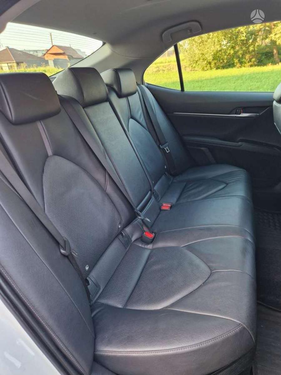 Balts Toyota Camry 2022 Telšiai, ar dzinēja tilpumu 2.49 L un nobraukumu 233 tūkst. km par 18900 €, foto 20 vietnē AUTOMOTO.COM.LV
