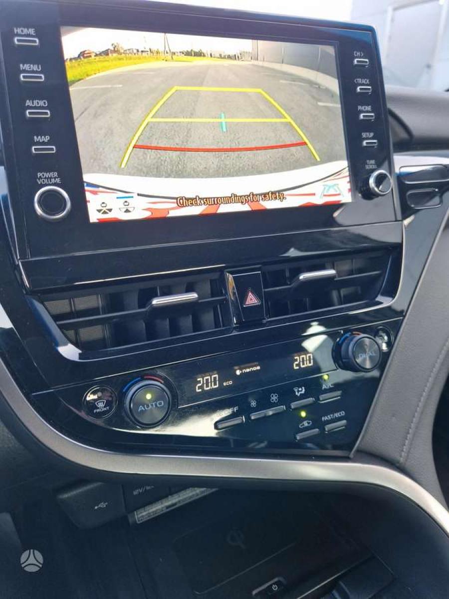 Balts Toyota Camry 2022 Telšiai, ar dzinēja tilpumu 2.49 L un nobraukumu 233 tūkst. km par 18900 €, foto 30 vietnē AUTOMOTO.COM.LV