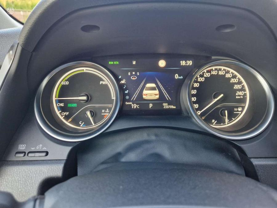 Balts Toyota Camry 2022 Telšiai, ar dzinēja tilpumu 2.49 L un nobraukumu 233 tūkst. km par 18900 €, foto 33 vietnē AUTOMOTO.COM.LV