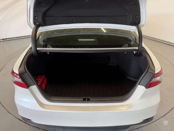 Balts Toyota Camry 2022 Kauņa, ar dzinēja tilpumu 2.49 L un nobraukumu 151 tūkst. km par 22900 €, foto 11 vietnē AUTOMOTO.COM.LV
