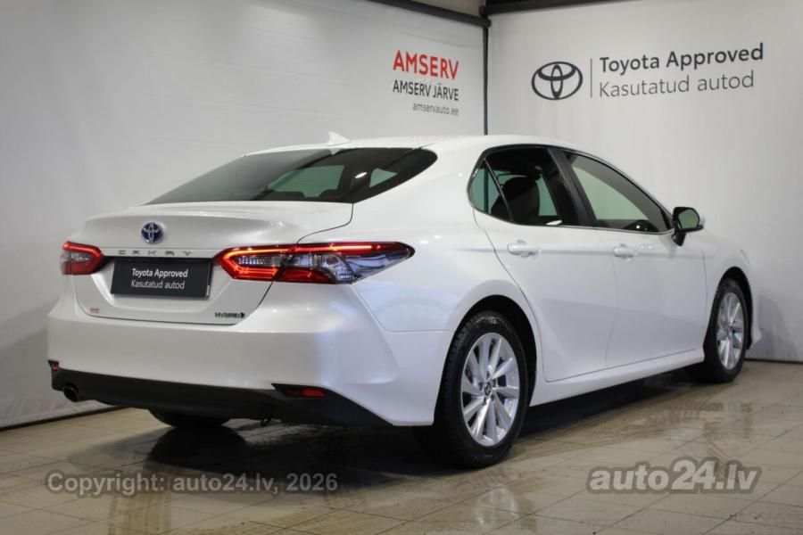 Balts Toyota Camry 2023 Tallina, ar dzinēja tilpumu 2.50 L un nobraukumu 145 tūkst. km par 23490 €, foto 2 vietnē AUTOMOTO.COM.LV