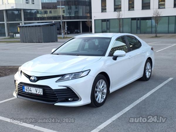 Balts Toyota Camry 2023 Tallina, ar dzinēja tilpumu 2.50 L un nobraukumu 144 tūkst. km par 24300 €, foto 3 vietnē AUTOMOTO.COM.LV