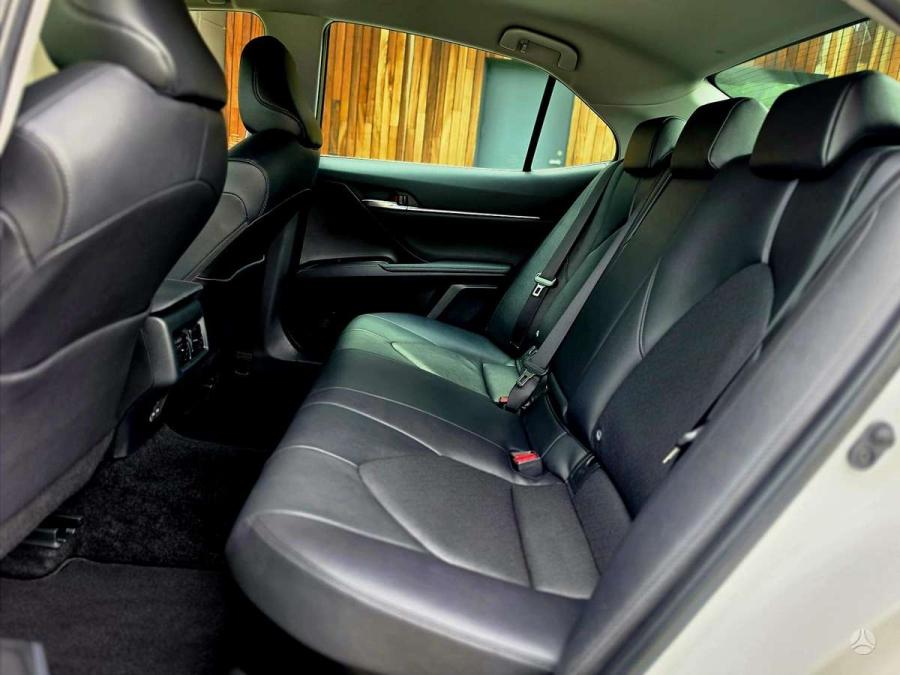 Balts Toyota Camry 2023 Tauragė, ar dzinēja tilpumu 2.49 L un nobraukumu 178 tūkst. km par 16400 €, foto 35 vietnē AUTOMOTO.COM.LV