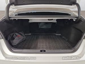 Белый Тойота Камри 2023 в Таллин, объемом двигателя 2.50 л и пробегом 134 тыс. км за 23490 €, фото 11 на AUTOMOTO.COM.LV