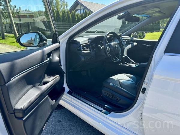 Balts Toyota Camry 2023 Rīga, ar dzinēja tilpumu 2.50 L un nobraukumu 60 tūkst. km par 28500 €, foto 10 vietnē AUTOMOTO.COM.LV