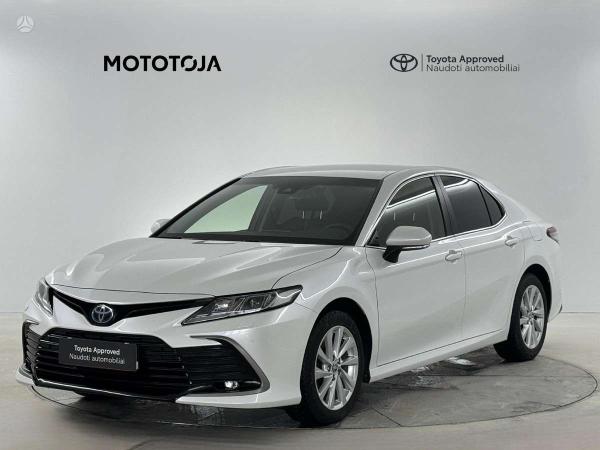 Balts Toyota Camry 2024 Viļņa, ar dzinēja tilpumu 2.49 L un nobraukumu 46 tūkst. km par 26900 €, foto 1 vietnē AUTOMOTO.COM.LV