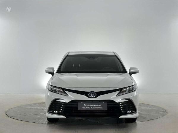 Balts Toyota Camry 2024 Viļņa, ar dzinēja tilpumu 2.49 L un nobraukumu 46 tūkst. km par 26900 €, foto 5 vietnē AUTOMOTO.COM.LV