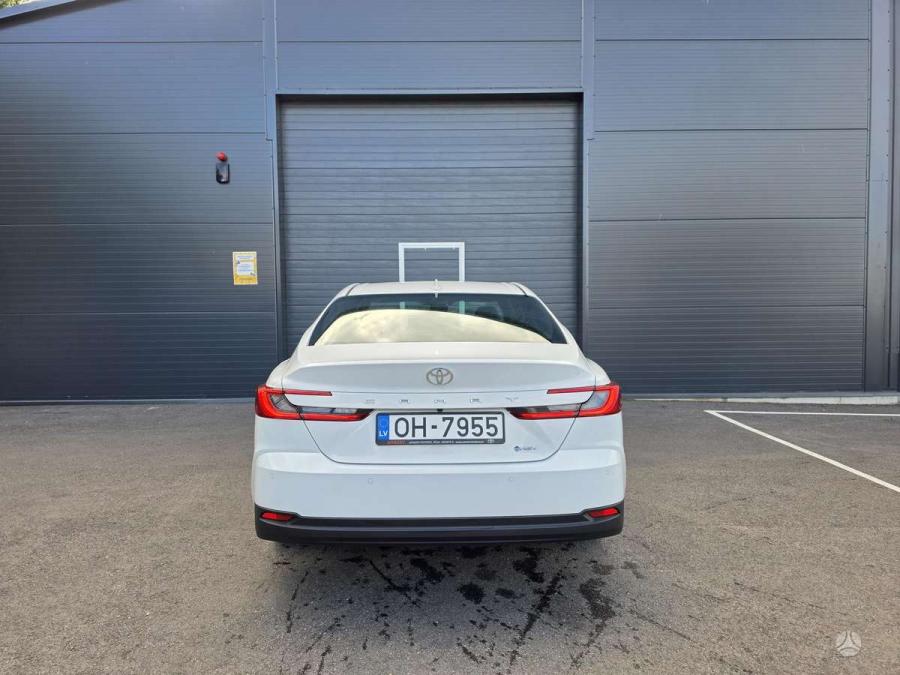 Balts Toyota Camry 2025 Kauņa, ar dzinēja tilpumu 2.49 L un nobraukumu 11 tūkst. km par 20900 €, foto 9 vietnē AUTOMOTO.COM.LV