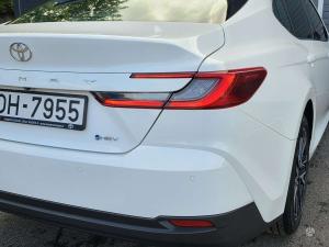 Balts Toyota Camry 2025 Kauņa, ar dzinēja tilpumu 2.49 L un nobraukumu 11 tūkst. km par 20900 €, foto 16 vietnē AUTOMOTO.COM.LV