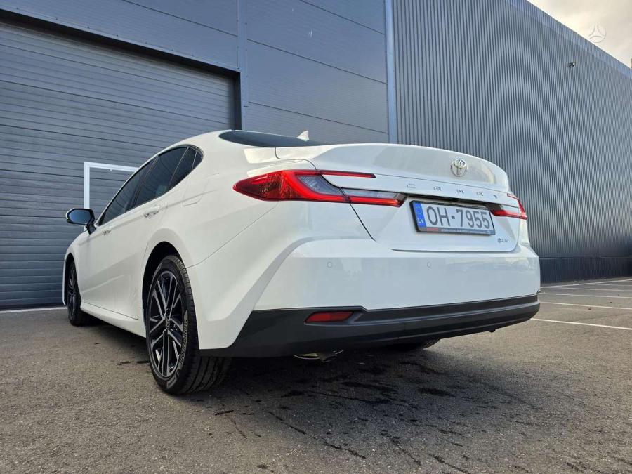 Balts Toyota Camry 2025 Kauņa, ar dzinēja tilpumu 2.49 L un nobraukumu 11 tūkst. km par 20900 €, foto 17 vietnē AUTOMOTO.COM.LV