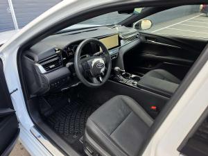 Balts Toyota Camry 2025 Kauņa, ar dzinēja tilpumu 2.49 L un nobraukumu 11 tūkst. km par 20900 €, foto 20 vietnē AUTOMOTO.COM.LV