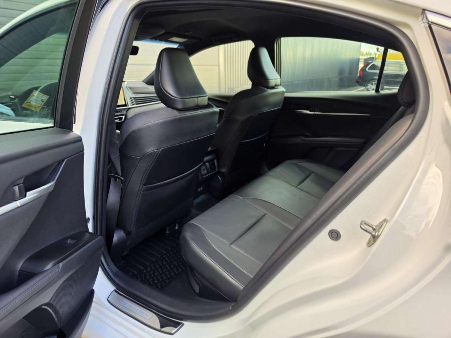 Balts Toyota Camry 2025 Kauņa, ar dzinēja tilpumu 2.49 L un nobraukumu 11 tūkst. km par 20900 €, foto 25 vietnē AUTOMOTO.COM.LV