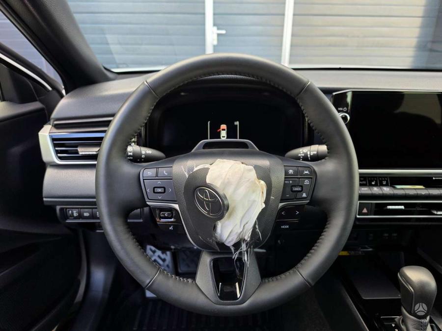 Balts Toyota Camry 2025 Kauņa, ar dzinēja tilpumu 2.49 L un nobraukumu 11 tūkst. km par 20900 €, foto 31 vietnē AUTOMOTO.COM.LV