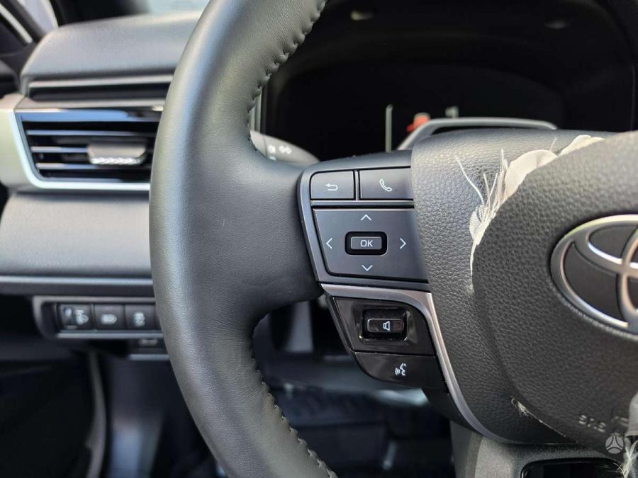 Balts Toyota Camry 2025 Kauņa, ar dzinēja tilpumu 2.49 L un nobraukumu 11 tūkst. km par 20900 €, foto 32 vietnē AUTOMOTO.COM.LV