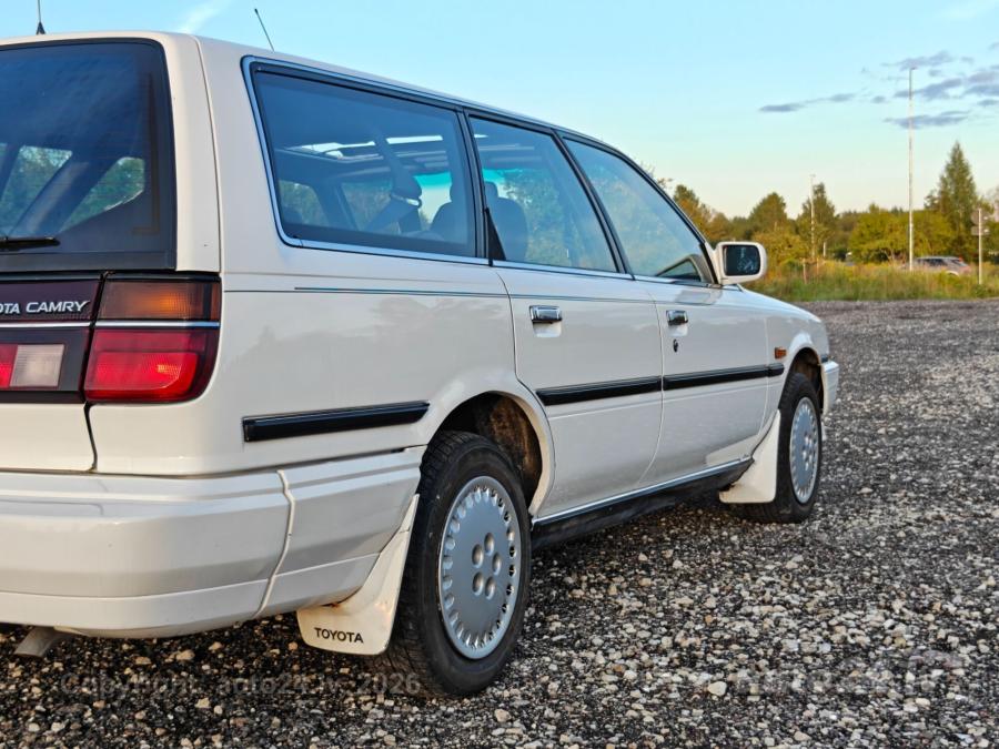 Белый Тойота Камри 1989 в Таллин, объемом двигателя 2.00 л и пробегом 143 тыс. км за 3600 €, фото 9 на AUTOMOTO.COM.LV