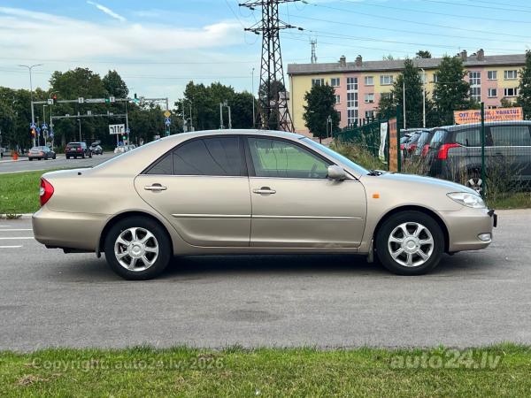 Dzeltens Toyota Camry 2003 Narva, ar dzinēja tilpumu 2.40 L un nobraukumu 188 tūkst. km par 2499 €, foto 6 vietnē AUTOMOTO.COM.LV