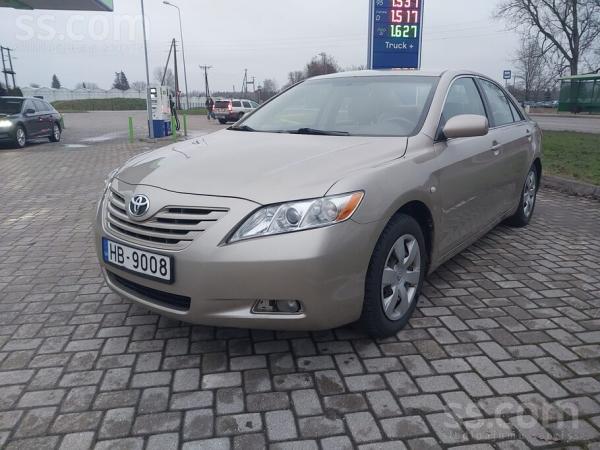Yellow Toyota Camry 2007 in Cesis, with an engine capacity of 2.40 L and mileage of 212 thousand km for 3100 €, photo 1 on AUTOMOTO.COM.LV