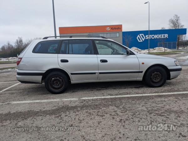Grey Toyota Carina 1997 in Tartu, with an engine capacity of 1.60 L and mileage of 332 thousand km for 1500 €, photo 3 on AUTOMOTO.COM.LV