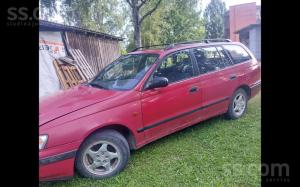 Sarkans Toyota Carina 1995 Daugavpils, ar dzinēja tilpumu 1.80 L un nobraukumu 366 tūkst. km par 1200 €, foto 3 vietnē AUTOMOTO.COM.LV